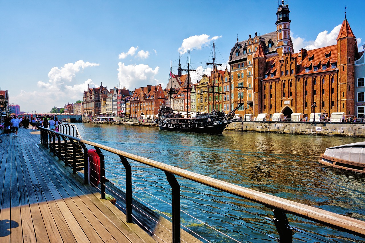 How to travel around Gdansk? Prices and places.